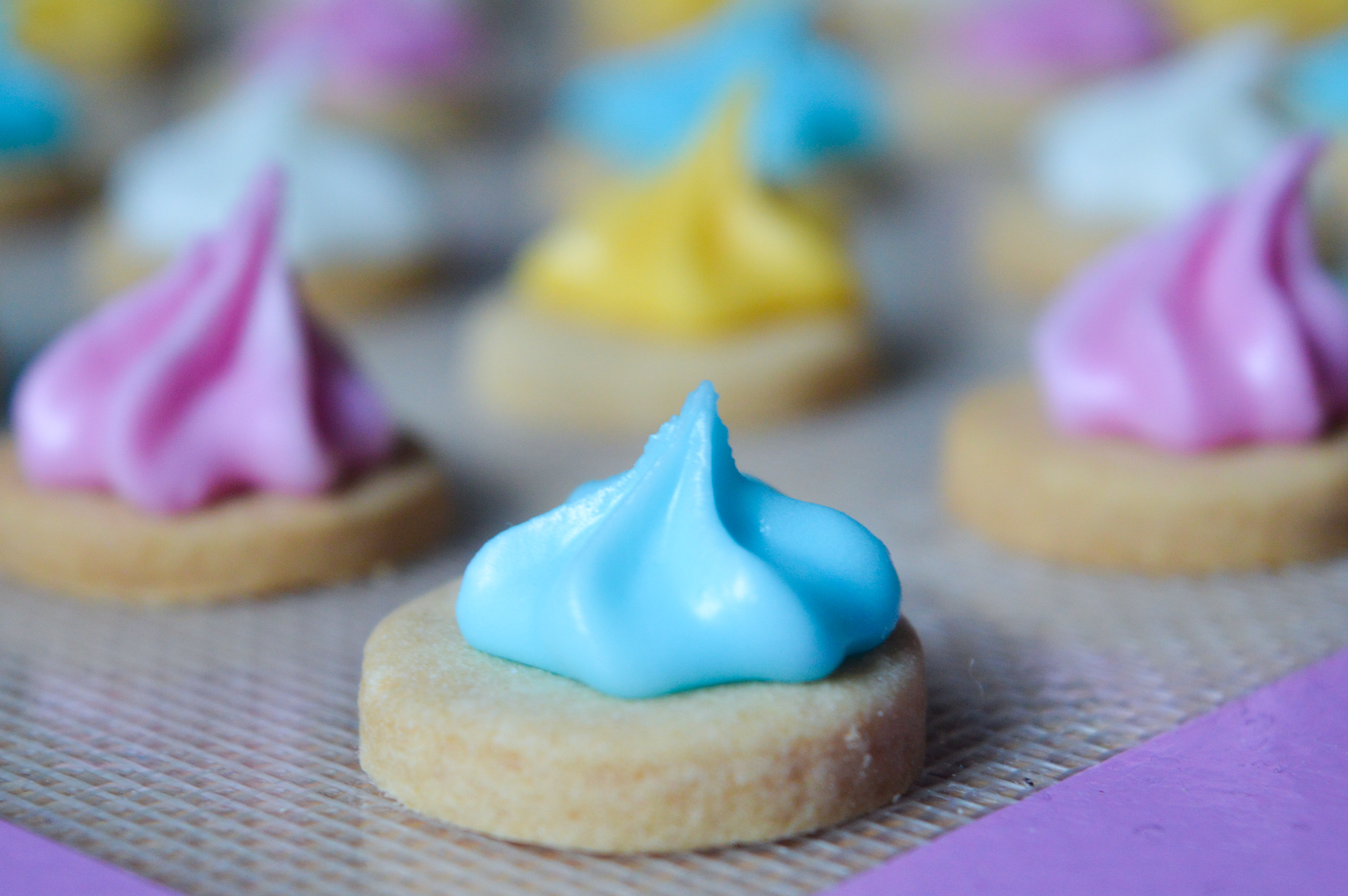 Gluten Free Iced Gems – Titchy Ton Bakes